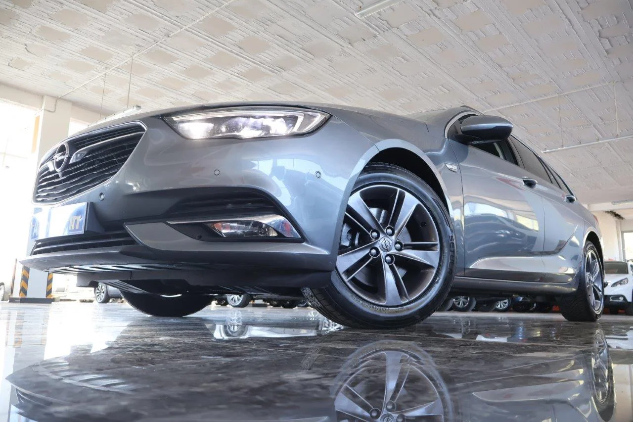 Opel Insignia - View model 6