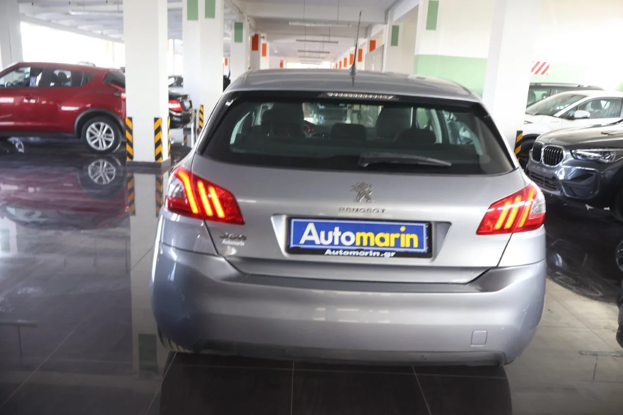 Peugeot 308 - View model 5