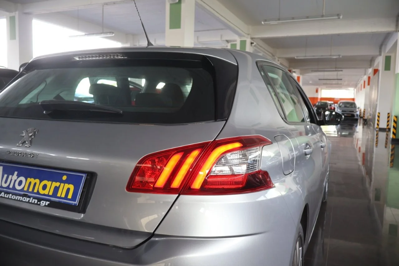 Peugeot 308 - View model 10