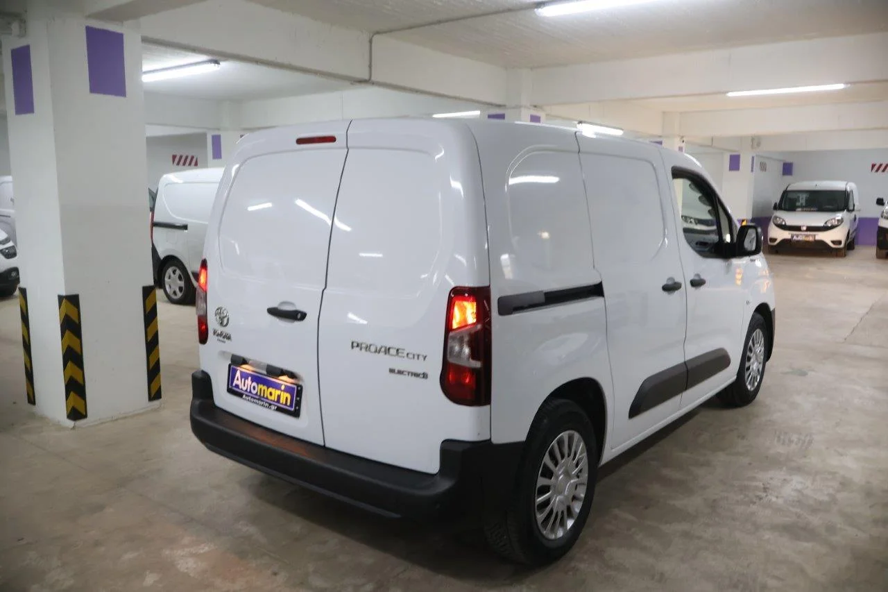 View 5 - Toyota Proace - 2022