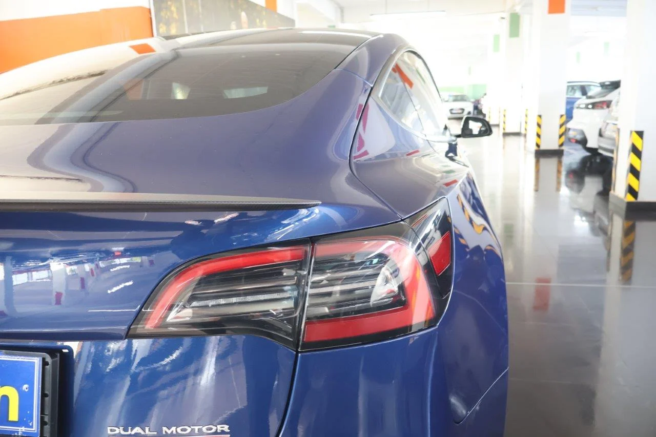 Tesla Model 3 - View model 11
